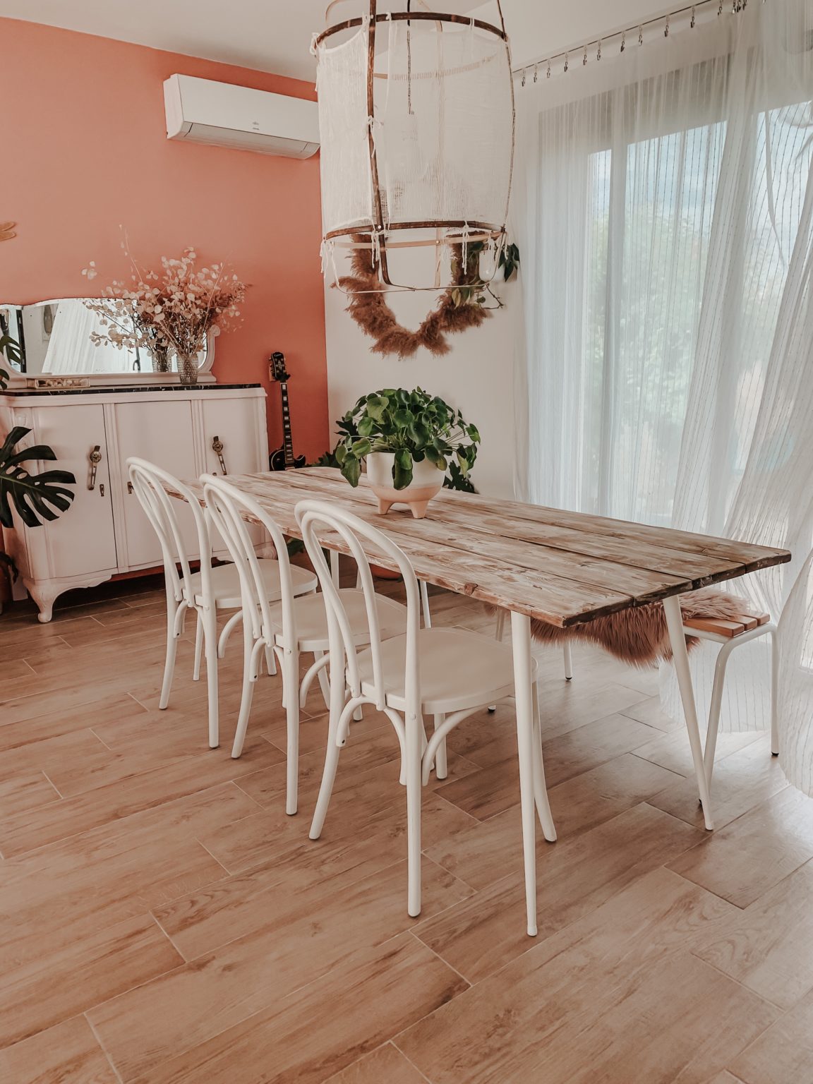 DIY : fabriquer une table à manger en bois au look vieilli et patiné - Zess.fr // Lifestyle ...